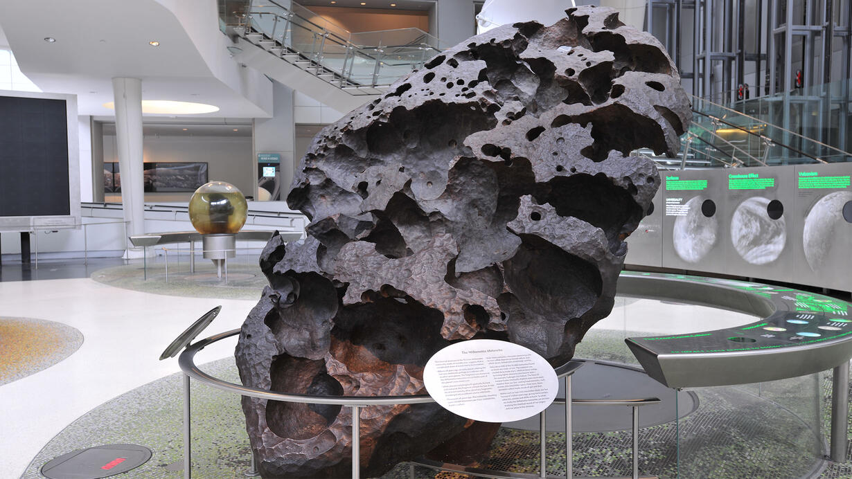 The Willamette Meteorite | American Museum of Natural History