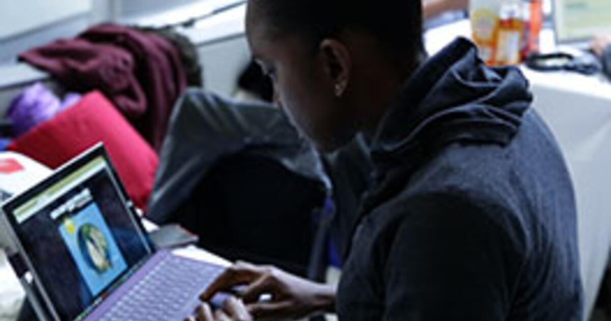 Video: STEM Computer Science Program for Girls | AMNH